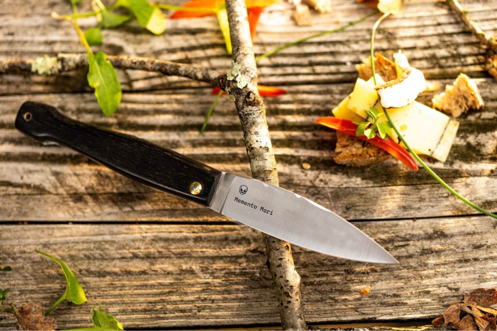 Death's head knife - Inheritance of a Timeless Emblem